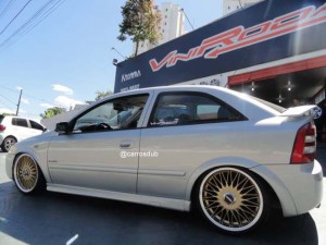 Astra rebaixado com rodas replicas bbs aro 18 « Carros DUB