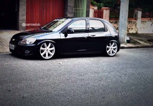 Celta equipado com rodas volcano santorini aro 18 « Carros DUB