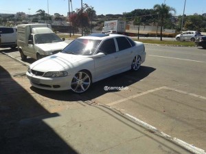 Vectra antigo rebaixado com rodas volcano aro 20 « Carros DUB