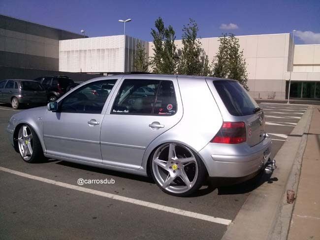Golf 2001 rebaixado com rodas Volcano Rocket aro 20 « Carros DUB