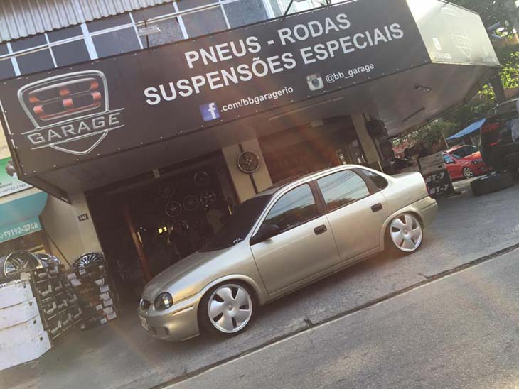 Corsa com rodas aro 17