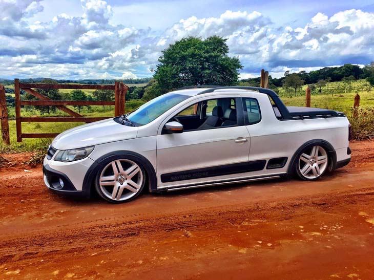 Saveiro Cross rebaixada com rodas Volcano Long Beach aro 18