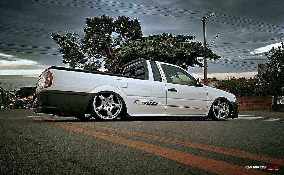 Saveiro Surf rebaixado com rodas Volcano Stuttgart aro 18