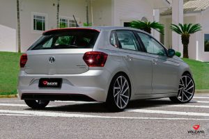 Novo Polo Highline 200 TSI com rodas Volcano R-Seven aro 18″