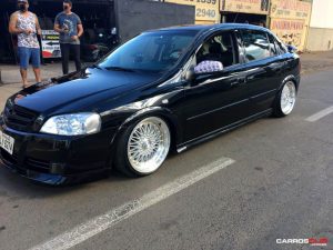 Astra rebaixado com rodas BBS aro 17
