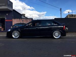 Astra rebaixado com rodas BBS aro 17